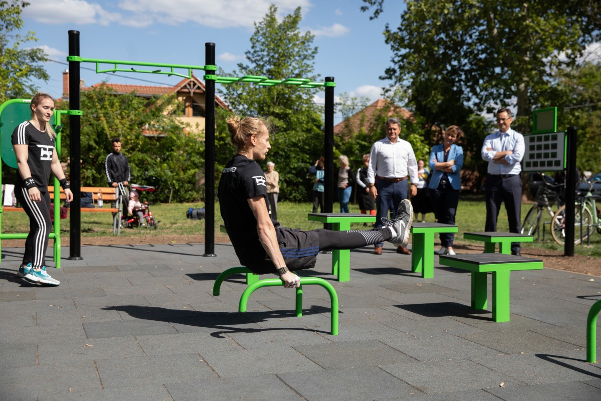 Elkészült egy kondipark, még öt debreceni helyszínen építenek hasonlót